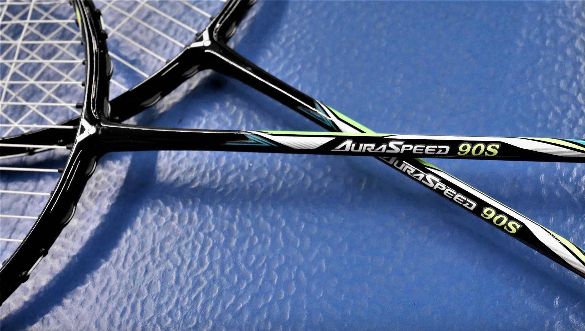 VICTOR Auraspeed 90 S: Hält das neue Top-Racket, was der Name ...